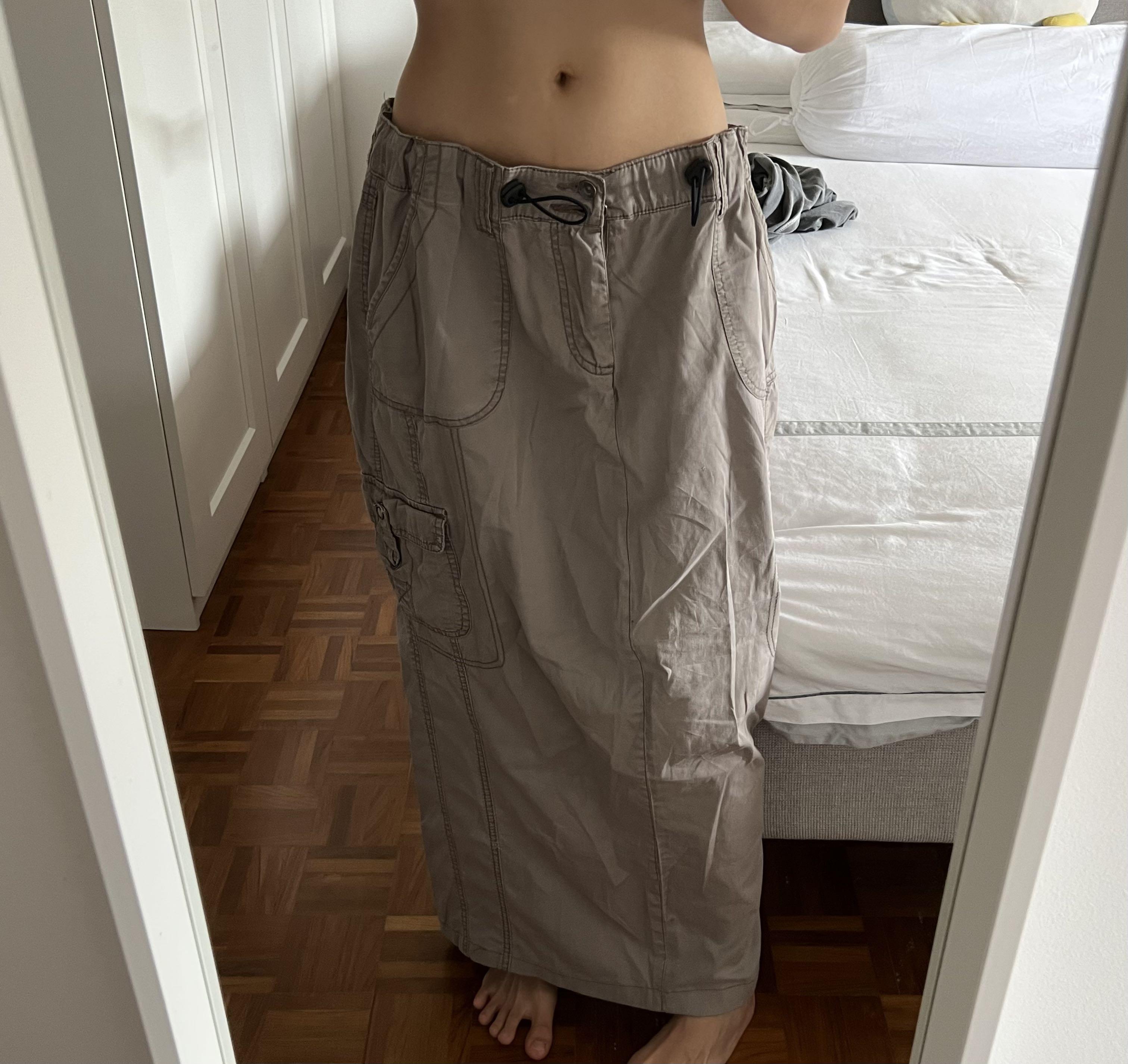 Plop apparels grey midi cargo skirt, Women's Fashion, Bottoms, Skirts ...