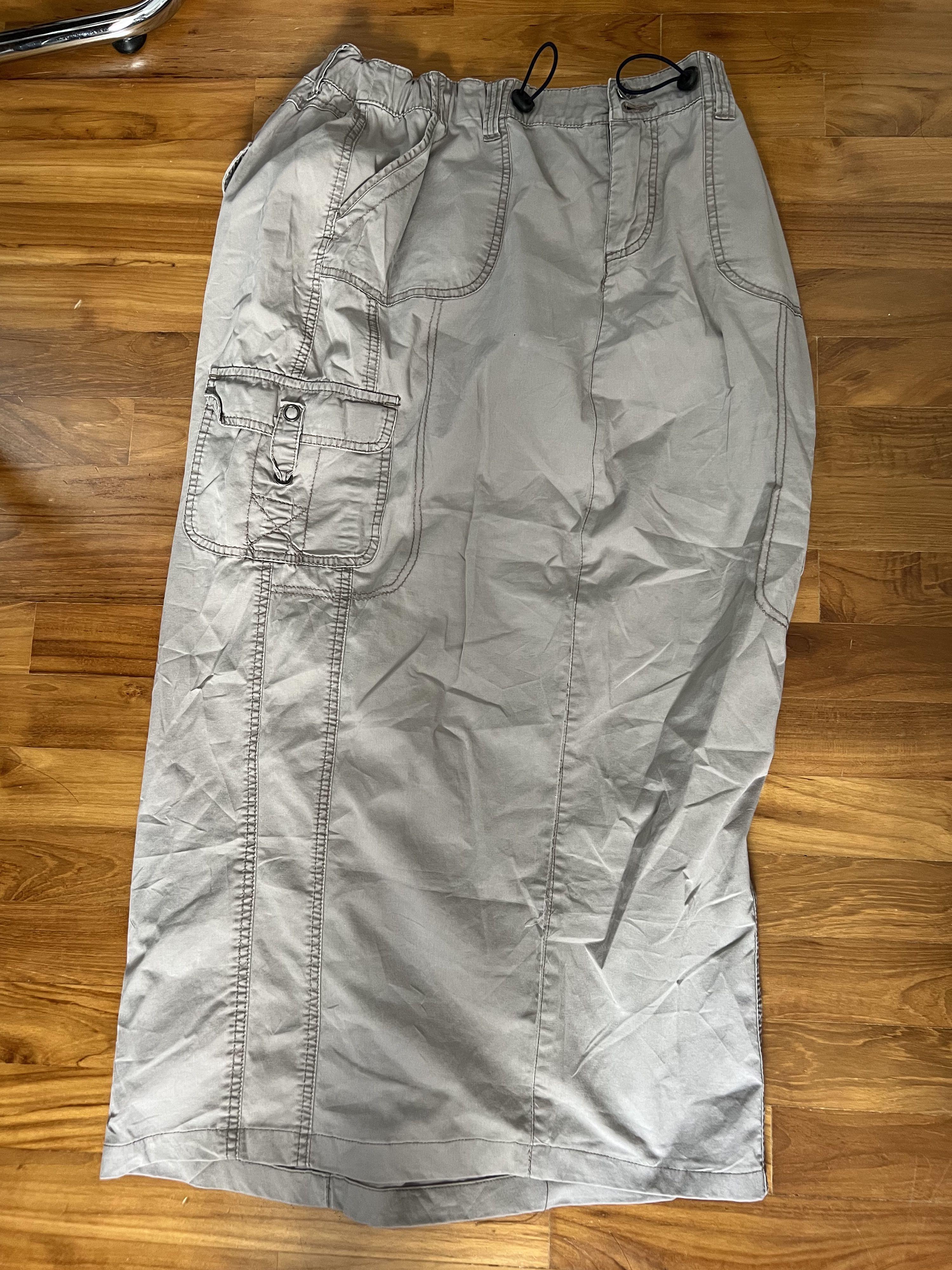 Plop apparels grey midi cargo skirt, Women's Fashion, Bottoms, Skirts ...