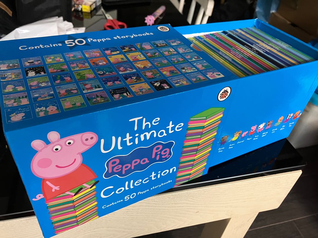 Props Pig The ultimate collection contains 50 peppa stories, 興趣及遊戲, 書本 ...