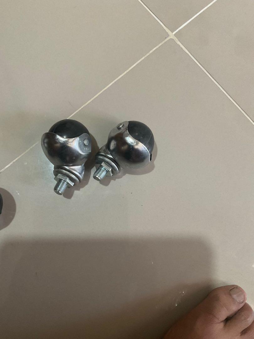 Roda besi kursi kantor, Serba Serbi, Others di Carousell