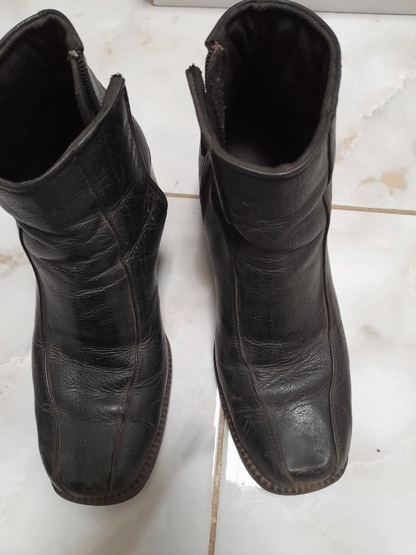 Sepatu booth, Fesyen Wanita, Sepatu di Carousell