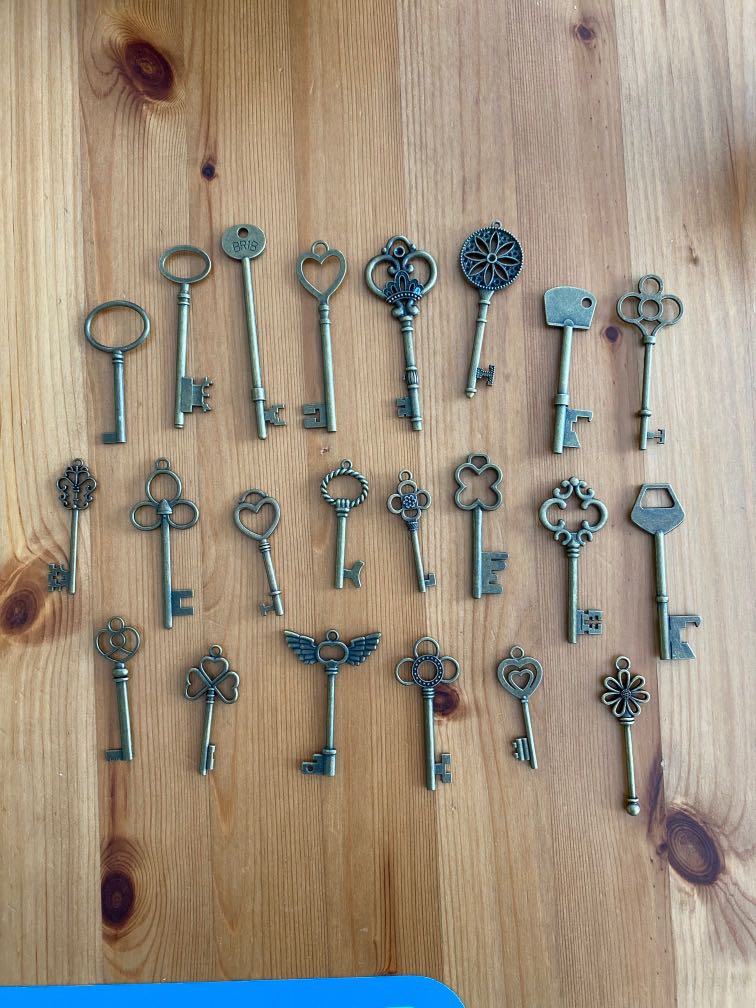 Vintage looking keys, Hobbies & Toys, Stationery & Craft, Craft ...