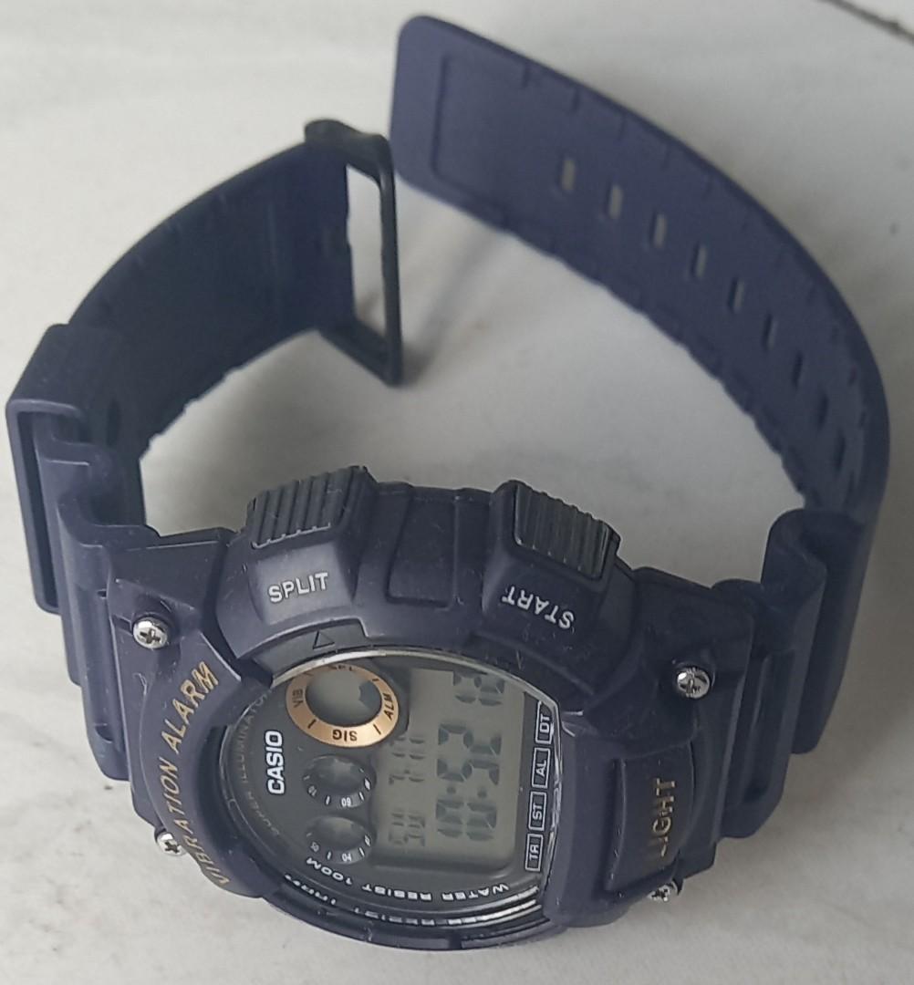 Casio Vibration Alarm Watch, 男裝, 手錶及配件, 手錶 - Carousell