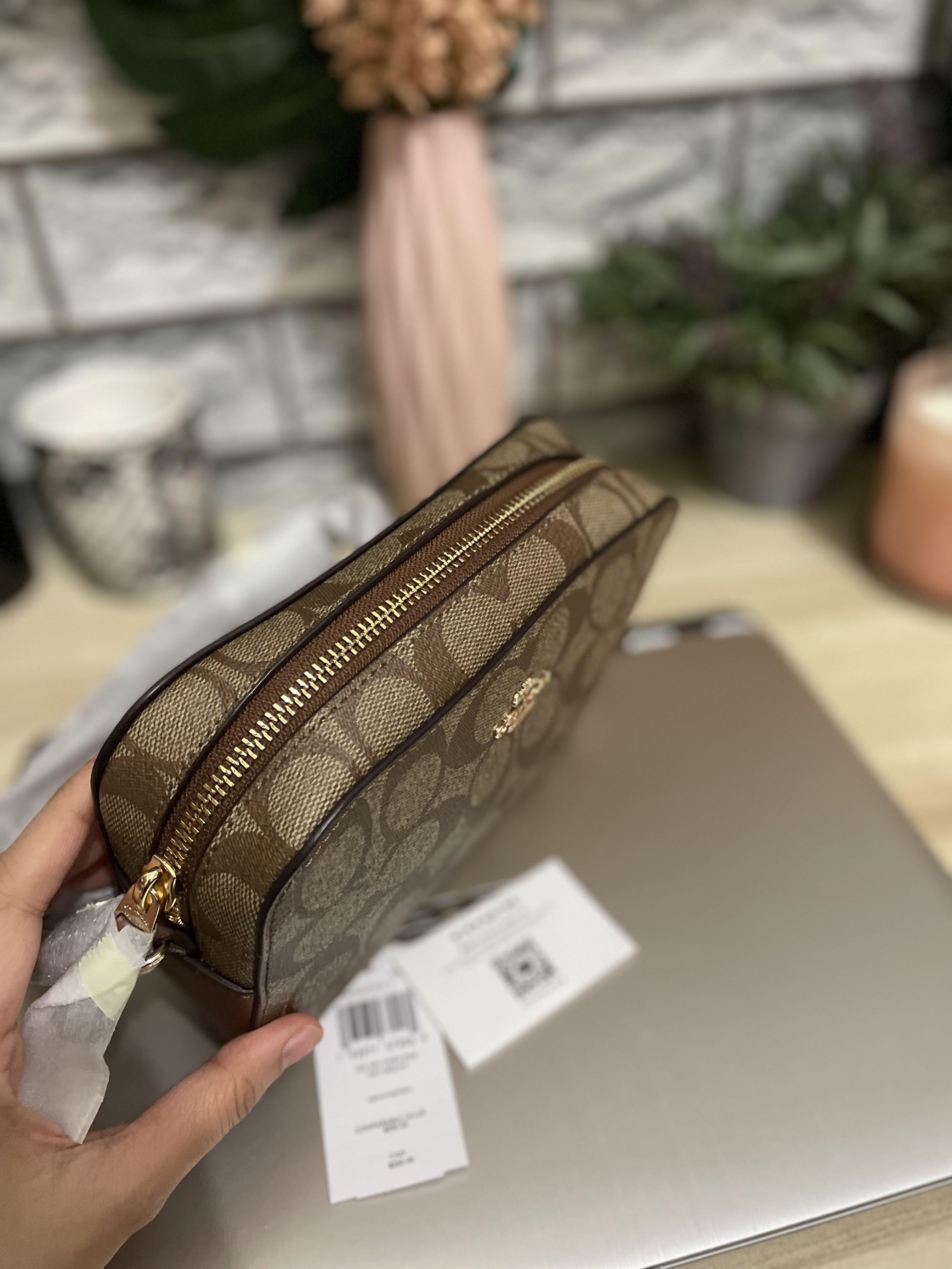 coach mini camera bag, Women's Fashion, Bags & Wallets, Cross-body Bags ...