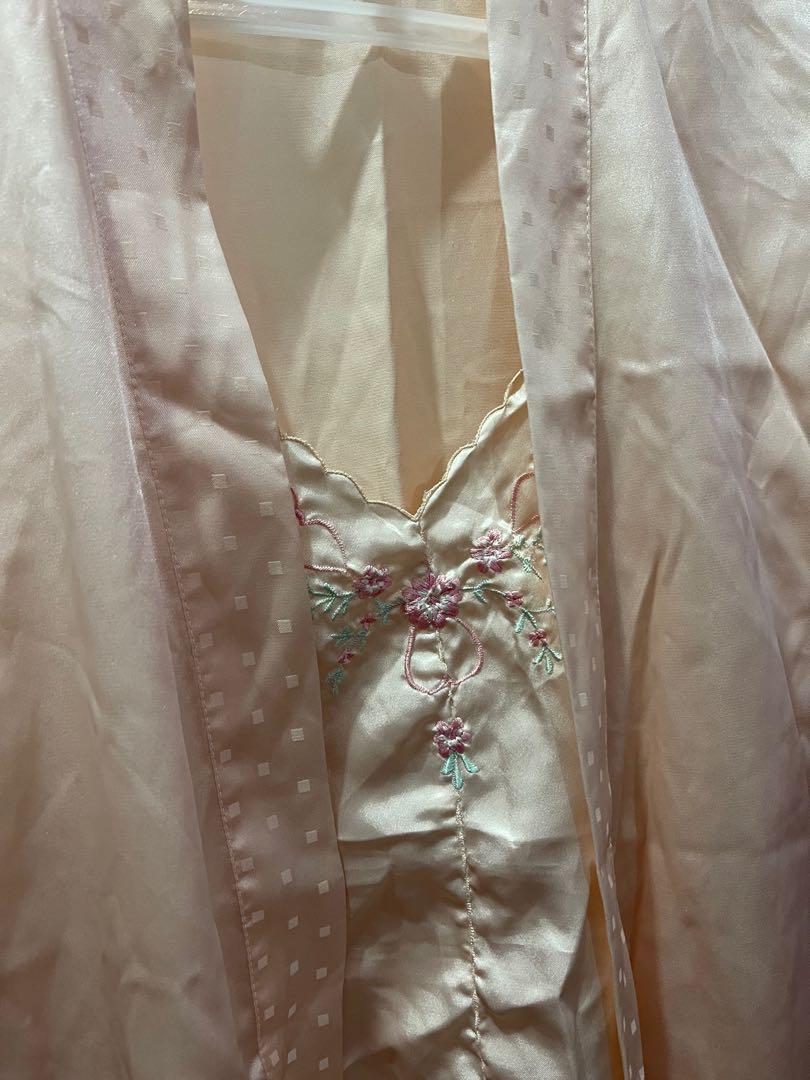 Light pink robe, Women's Fashion, Undergarments & Loungewear on Carousell