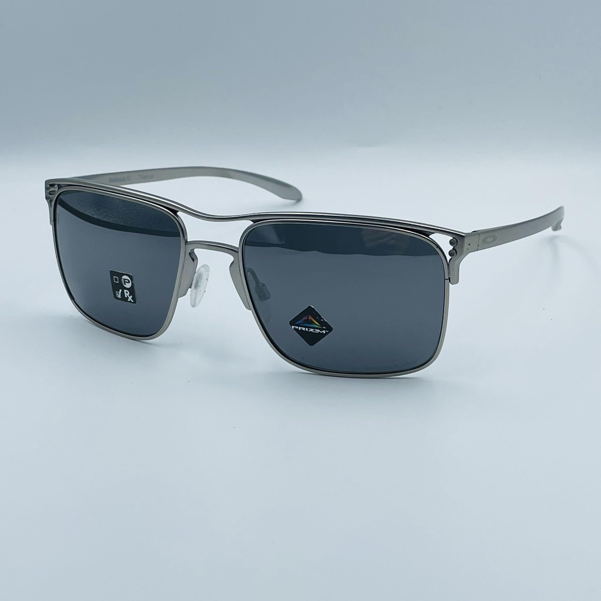 Oakley Holbrook TI Titanium Satin Chrome Prizm Black, Men's Fashion ...