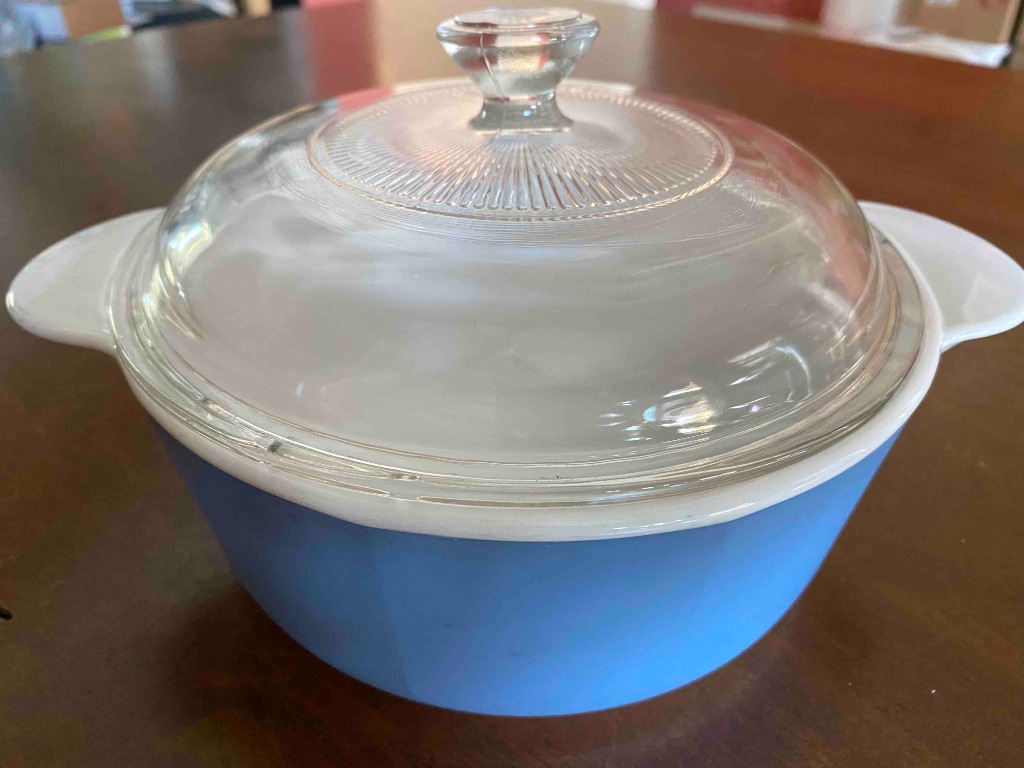 Pyrex round casserole dish with cover, Furniture & Home Living ...
