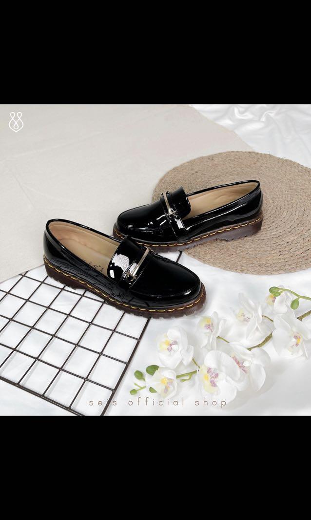 Sepatu Loafer / Docmart / Pantofel SEIS, Fesyen Wanita, Sepatu di Carousell
