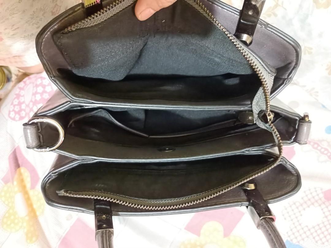 YVY Shoulder Bag, Women's Fashion, Bags & Wallets, Shoulder Bags on ...