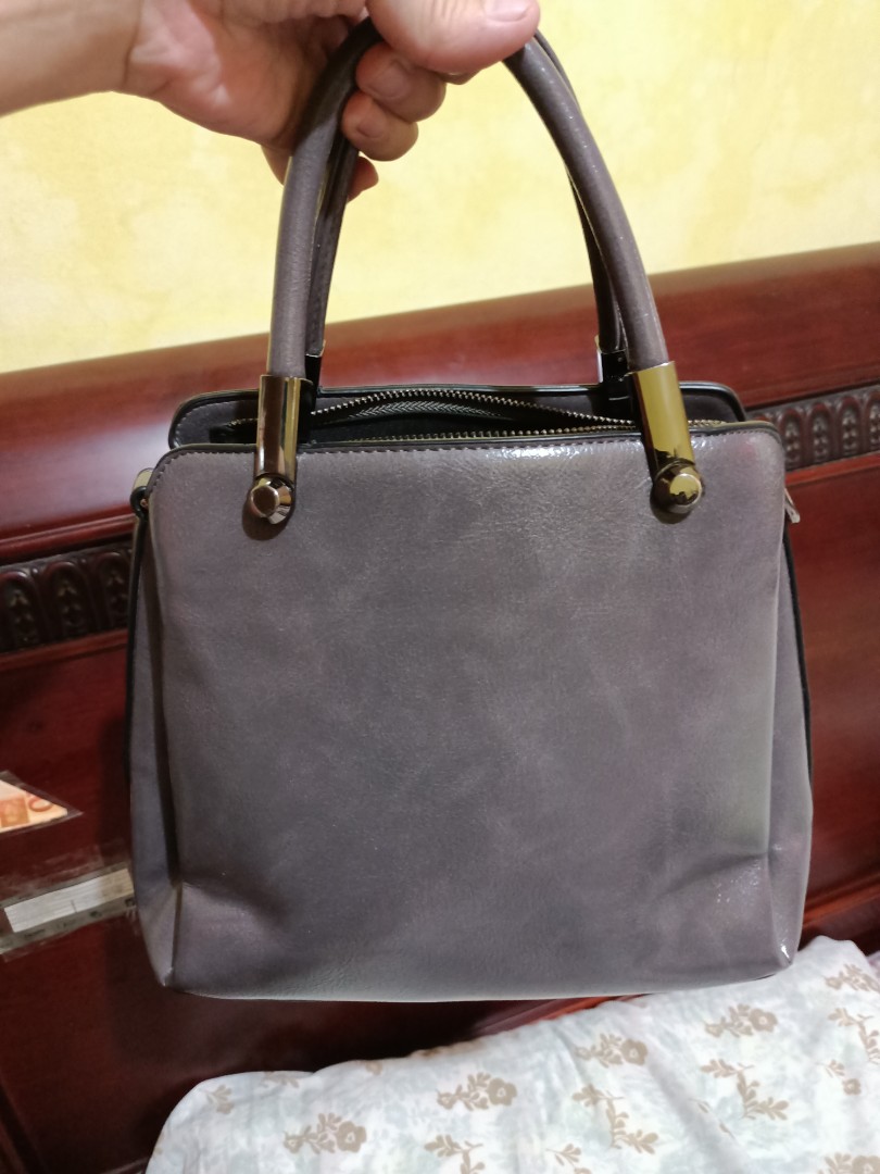 YVY Shoulder Bag, Women's Fashion, Bags & Wallets, Shoulder Bags on ...