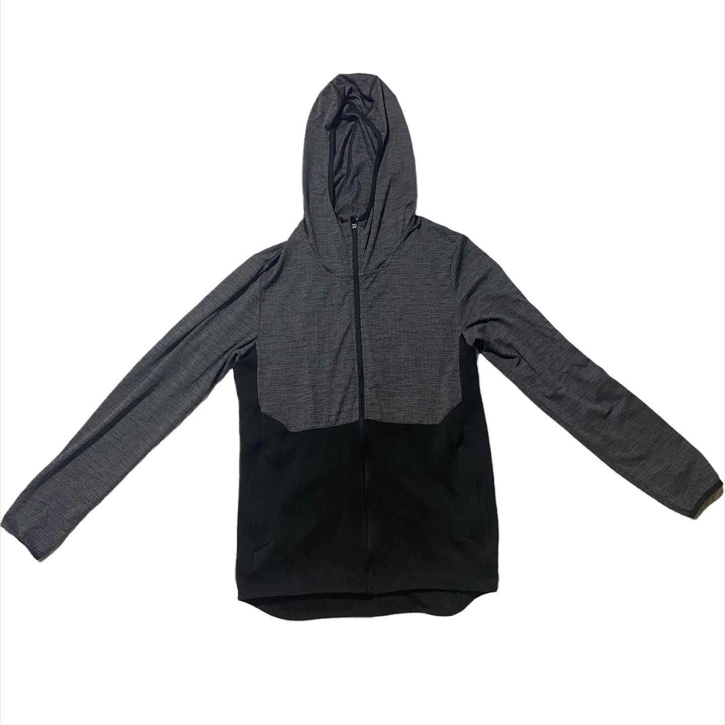 Champion running jacket, Women's Fashion, Activewear on Carousell