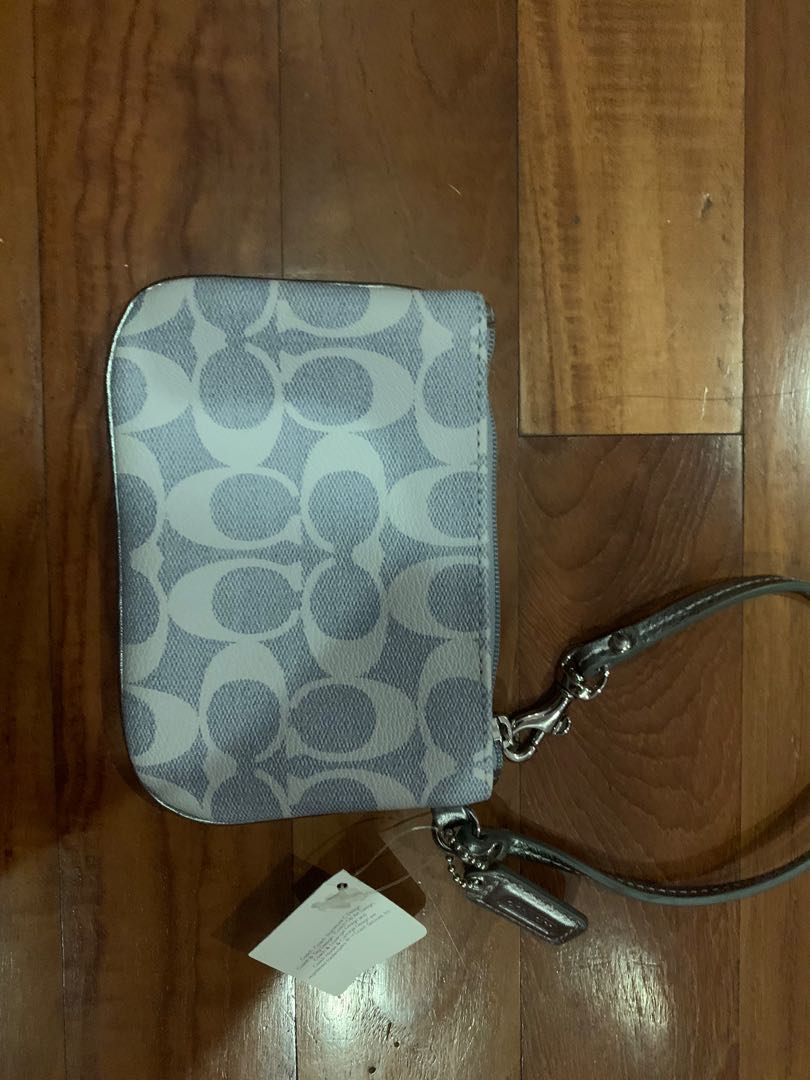 Coach pouch, Women's Fashion, Bags & Wallets, Purses & Pouches on Carousell