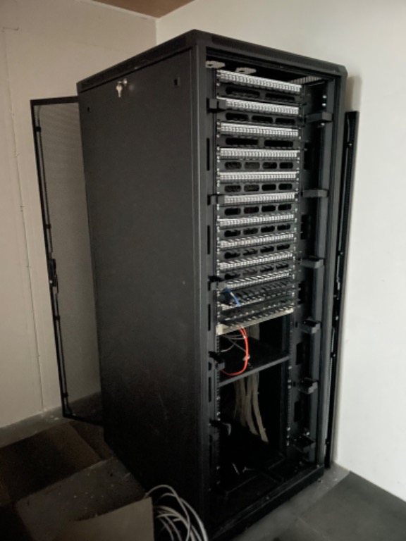 Floor Standing Server Rack (47U), Computers & Tech, Office & Business ...