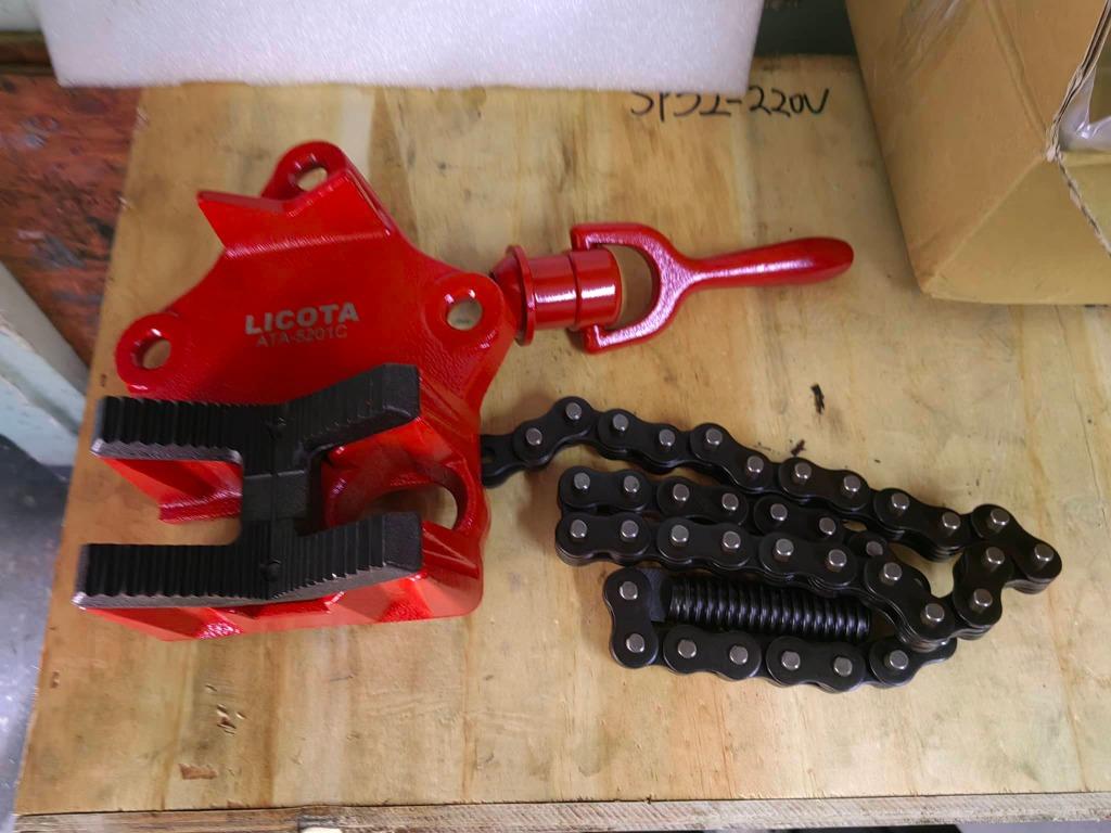 Licota Portable Chain Vise, Commercial & Industrial, Industrial ...