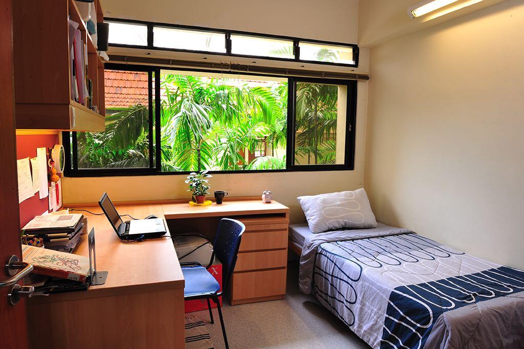 Nus hostel room stay, Bulletin Board, Looking For on Carousell