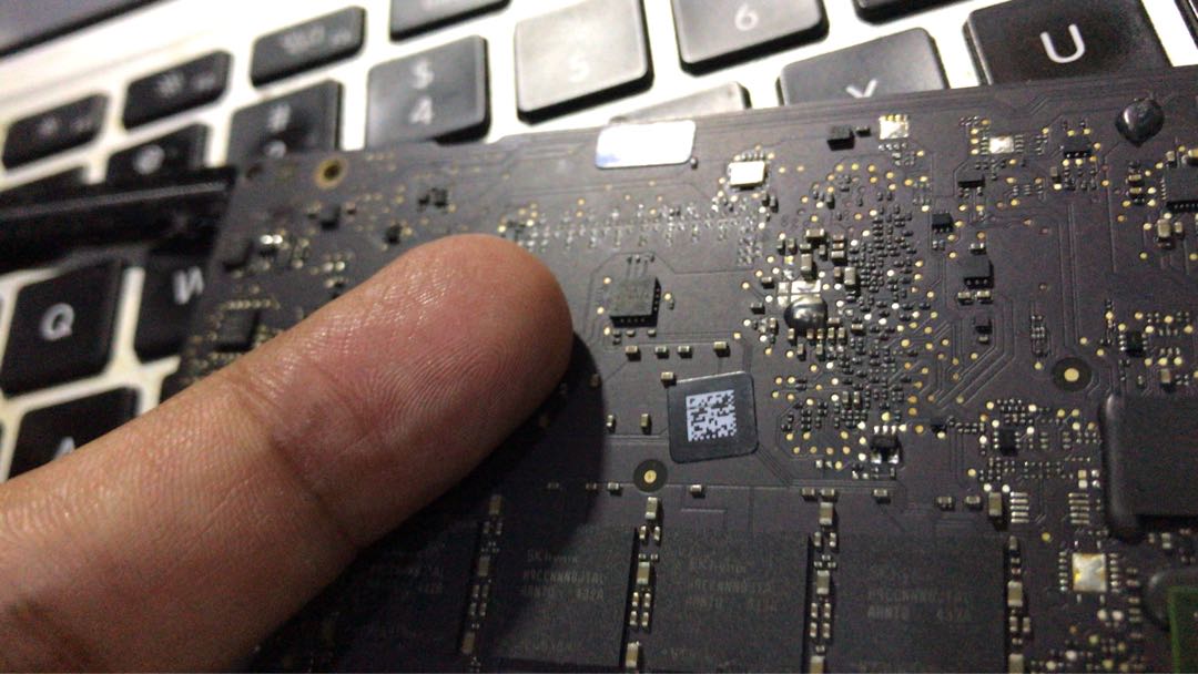 Repair Macbook No Power Display | Apple Service Specialist | Macbook ...