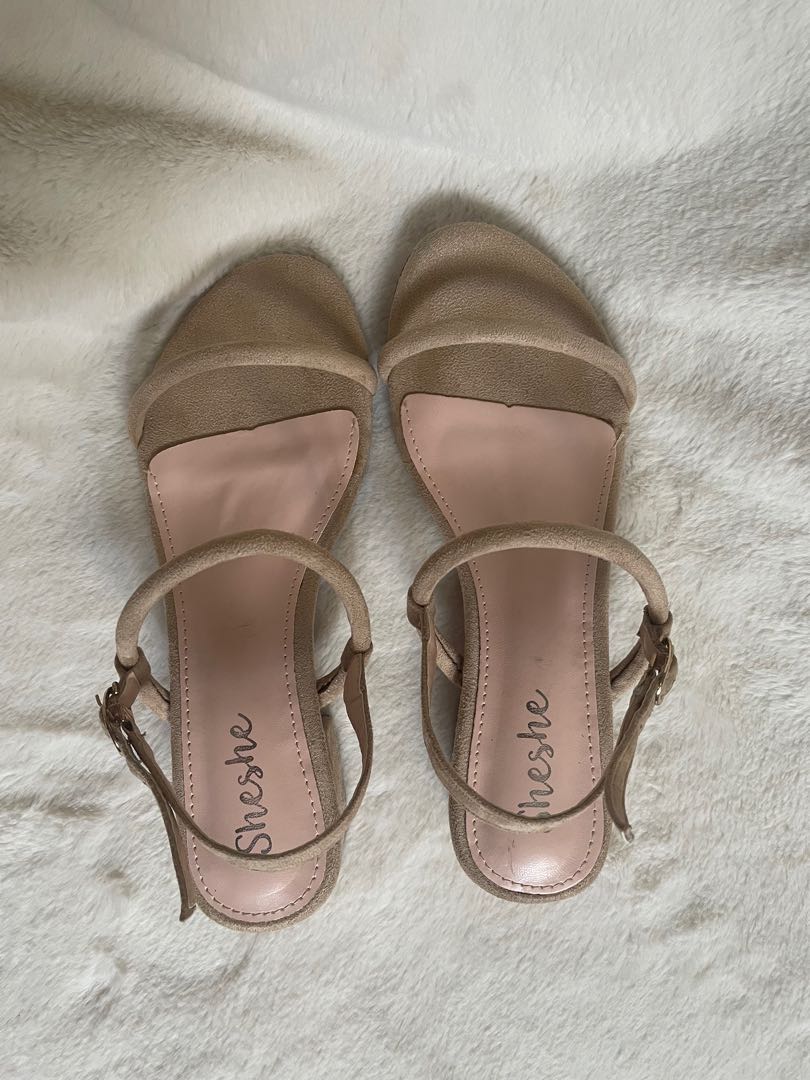 Sheshe block heels (1 inch), Women's Fashion, Footwear, Heels on Carousell