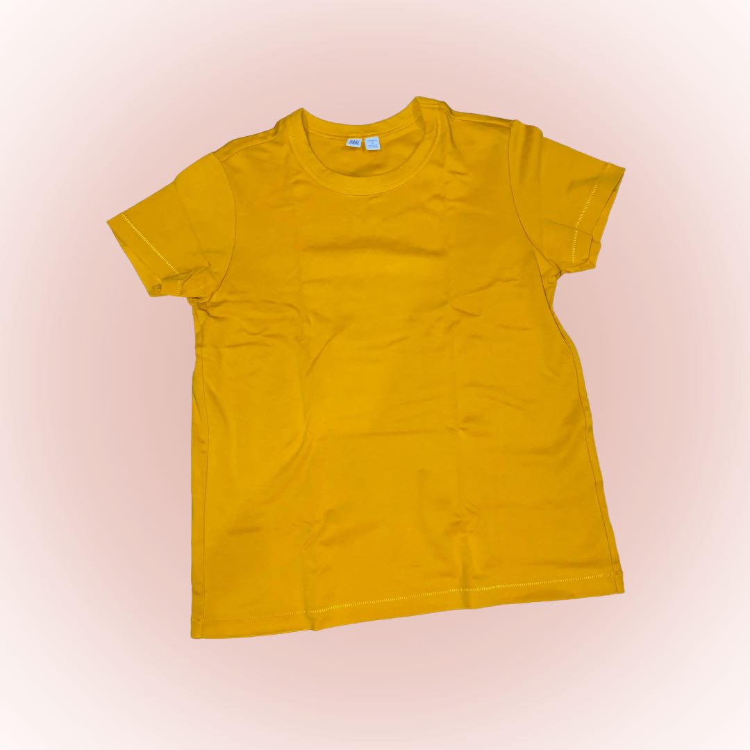Uniqlo Mustard Yellow Basic Tee, Women's Fashion, Tops, Shirts on Carousell