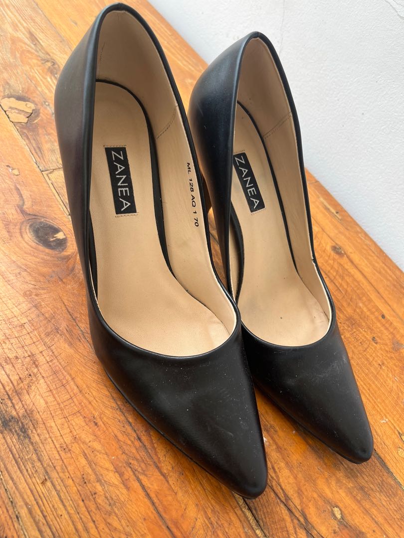 Zanea Black Closed Heels, Women's Fashion, Footwear, Heels on Carousell