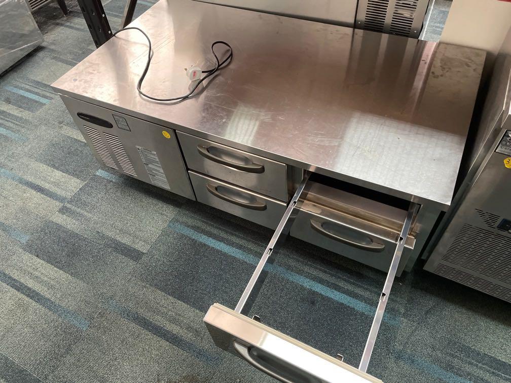 Hoshizaki 4 drawer chef base chiller, TV & Home Appliances, Kitchen ...