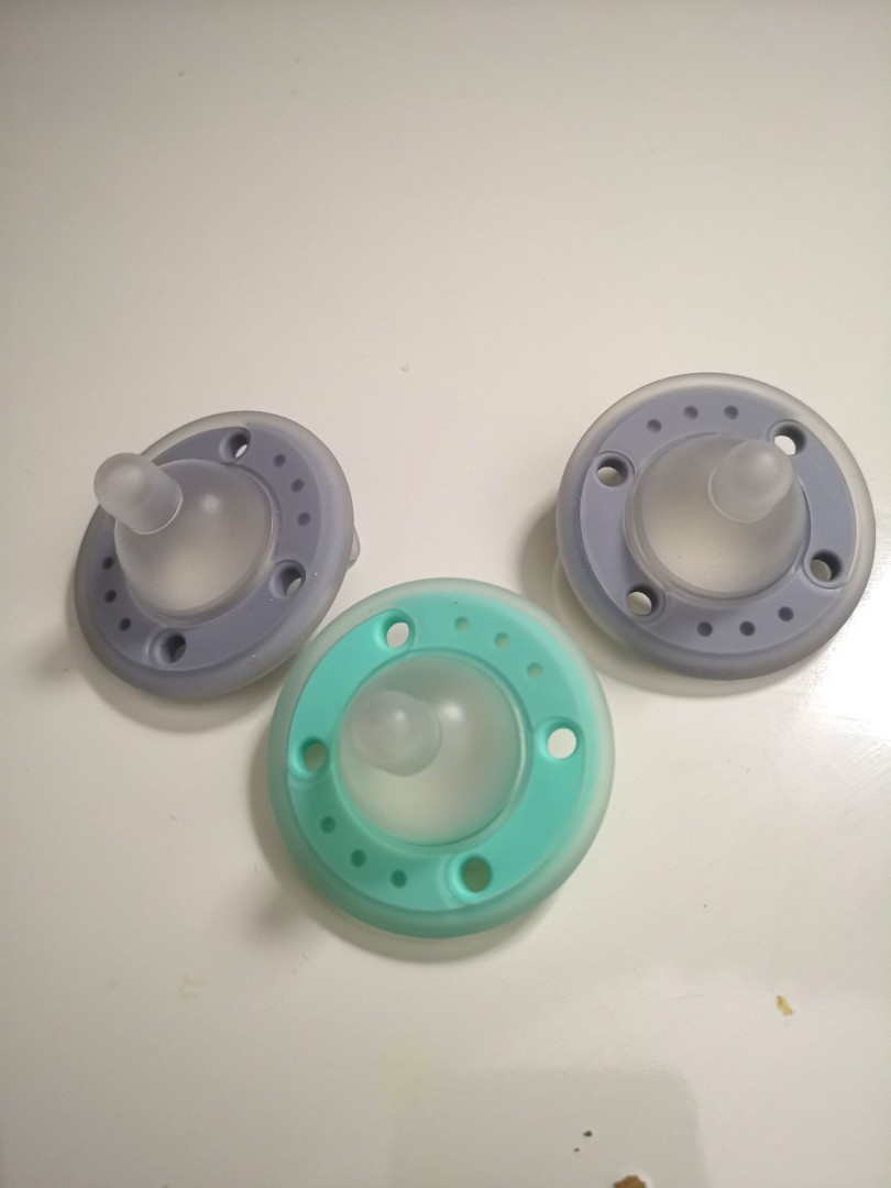 NINNI CO PACIFIERS, Babies & Kids, Nursing & Feeding, Soothers ...