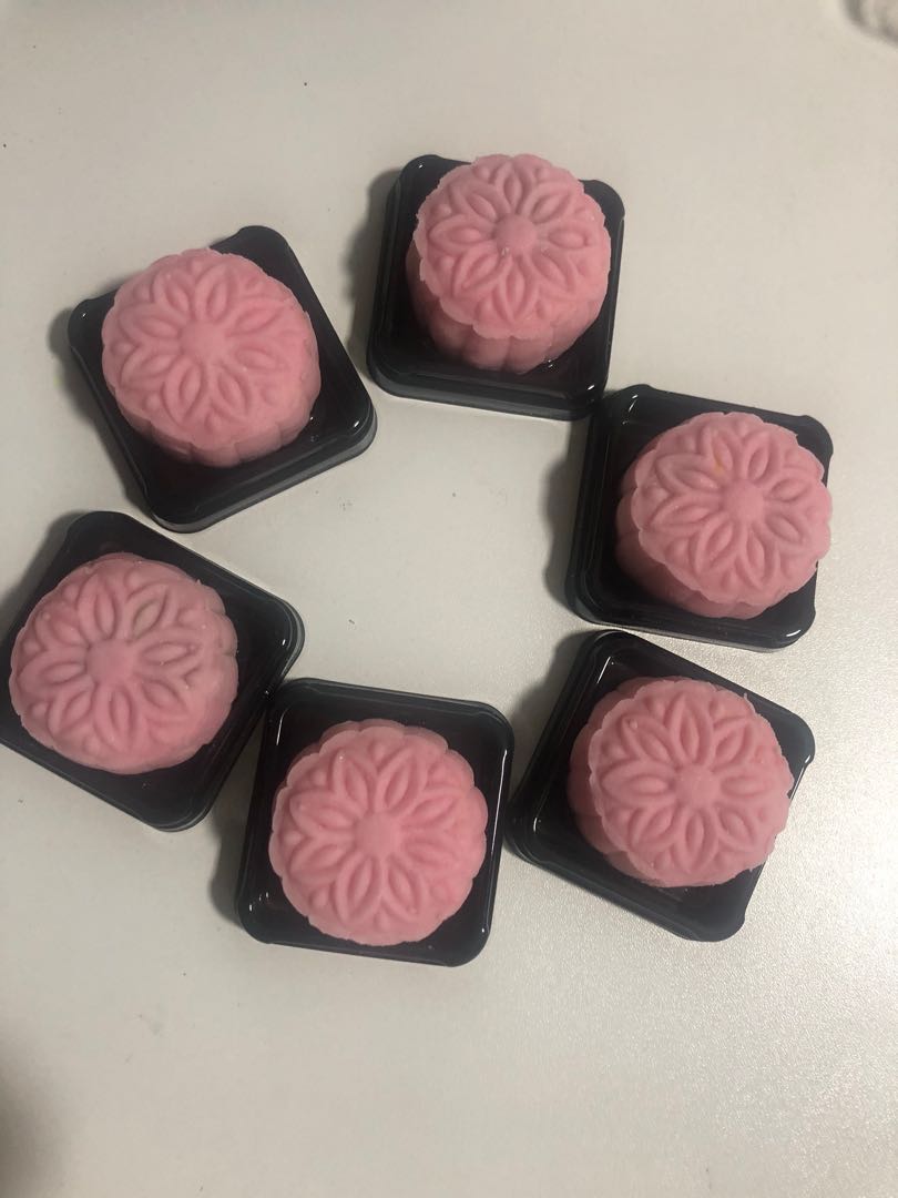 Snow skin Mooncake, Food & Drinks, Packaged & Instant Food on Carousell