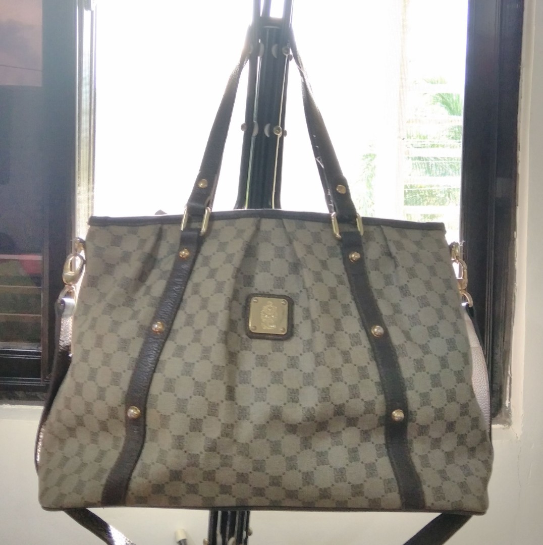 St. Scott London large tote bag, Luxury, Bags & Wallets on Carousell