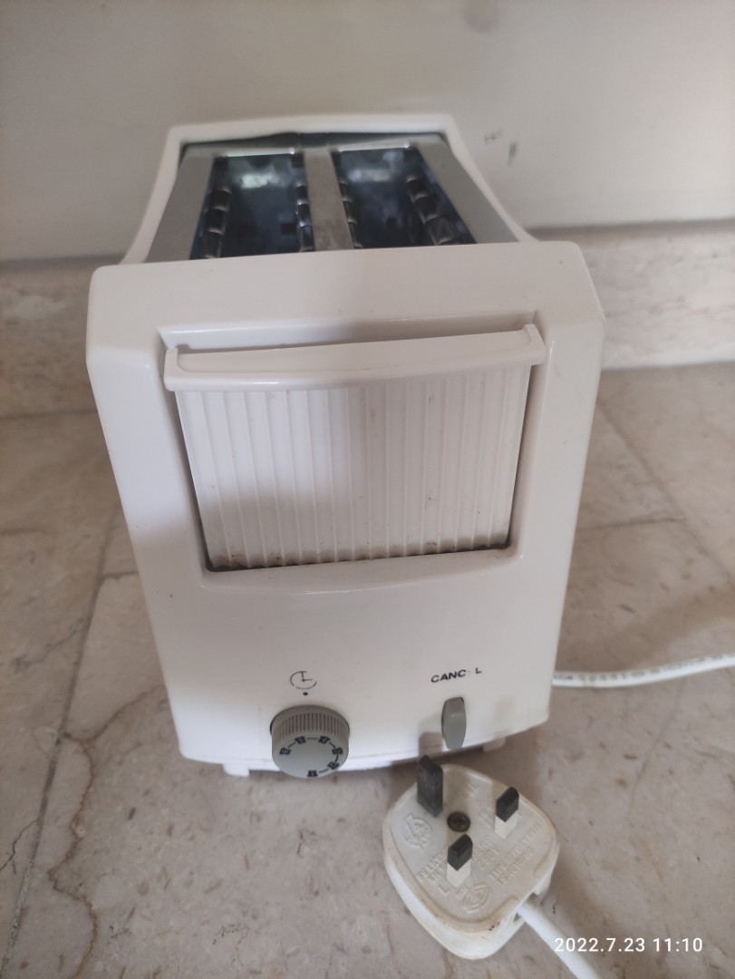 Toaster, Furniture & Home Living, Kitchenware & Tableware, Cookware ...