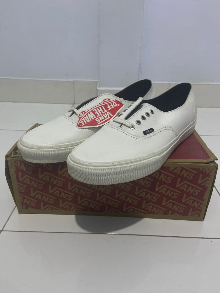 Vans authentic decon (snake skin texture), Fesyen Pria, Sepatu ...