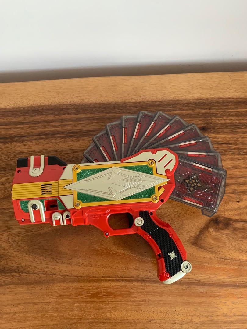 幪面超人 假面騎士 Masked Rider DX GARREN ROUZER, 興趣及遊戲, 玩具 & 遊戲類 - Carousell