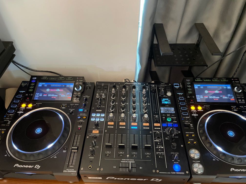 Full club set up: CDJ 2000NXS2 (pair) and DJM 900NXS2, Audio, Other ...