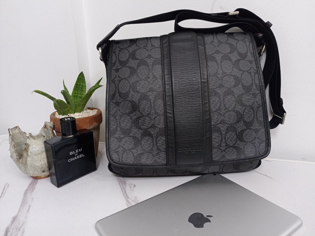 COACH MESSENGER BAG, Men's Fashion, Bags, Sling Bags on Carousell
