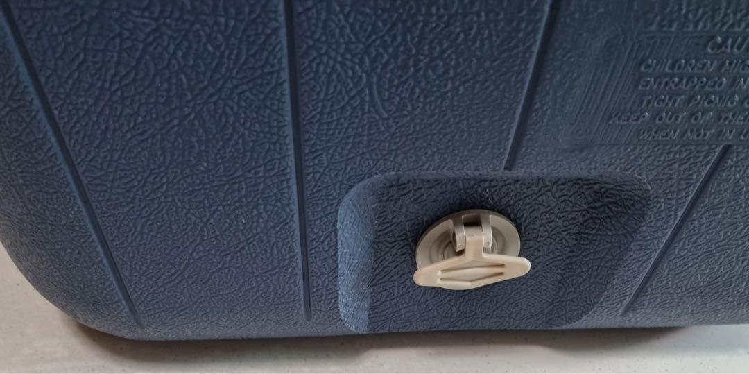 Coleman Polylite 68 Cooler Box, Furniture & Home Living, Kitchenware ...