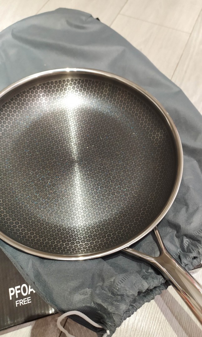 Cookcell 28cm frying pan, Furniture & Home Living, Kitchenware ...