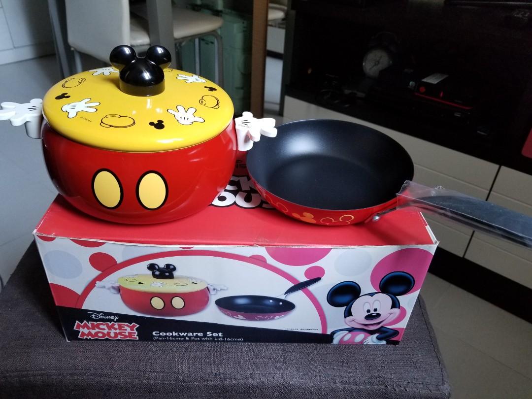 Disney Mickey Mouse Cookware Set, 傢俬＆家居, 廚具和餐具, 其他廚具和餐具 - Carousell