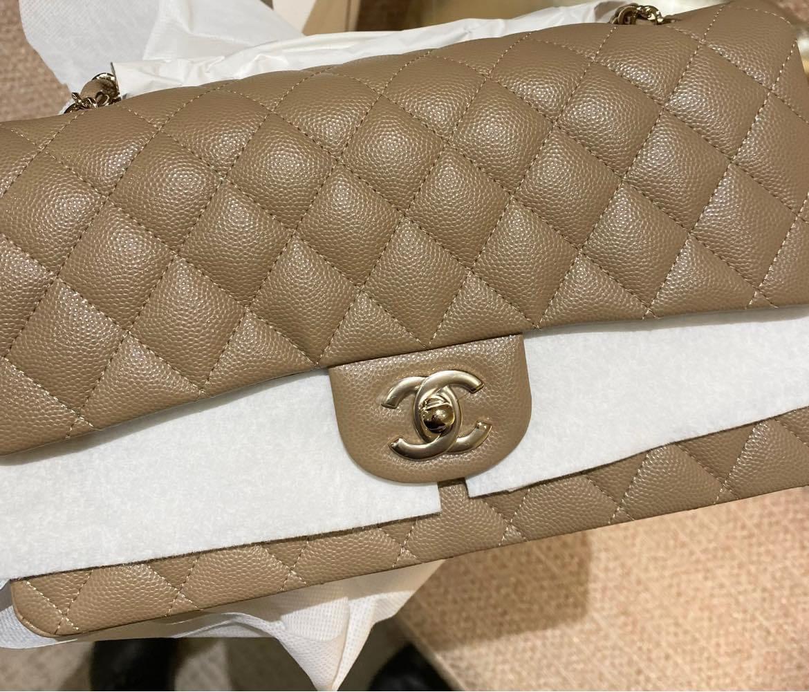 (Full set) Chanel 22a beige classic flap, Women's Fashion, Bags ...
