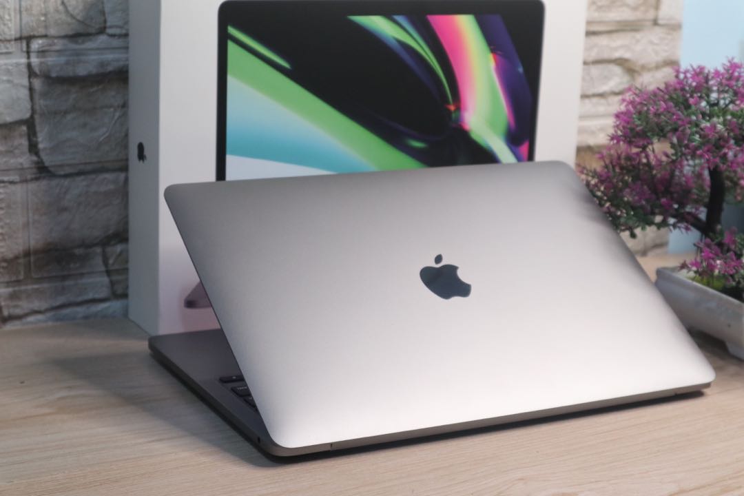 MACBOOK PRO TOUCHBAR (M1 ,2020) 8GB RAM/256GB SSD/13-INCH LIKE NEW ...