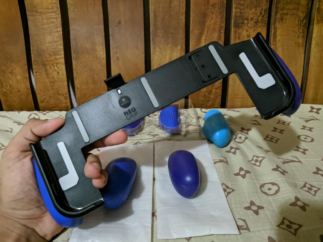 Neo Grips Zelda Edition for OLED, Video Gaming, Gaming Accessories ...