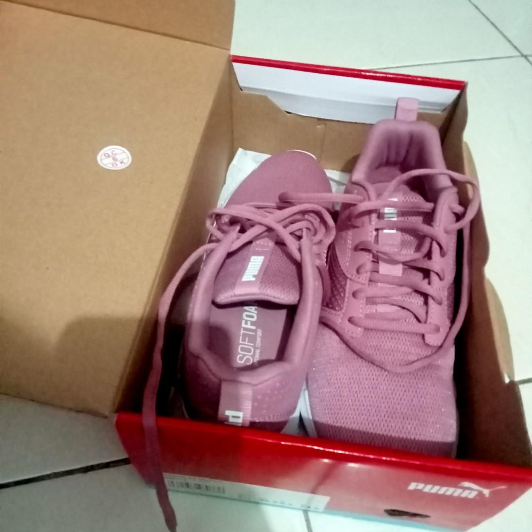 Sepatu puma, Fesyen Wanita, Sepatu di Carousell