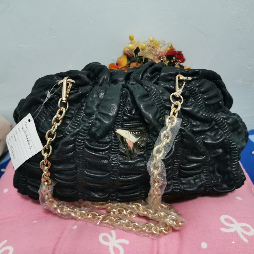 Sisley, Women's Fashion, Bags & Wallets, Cross-body Bags on Carousell