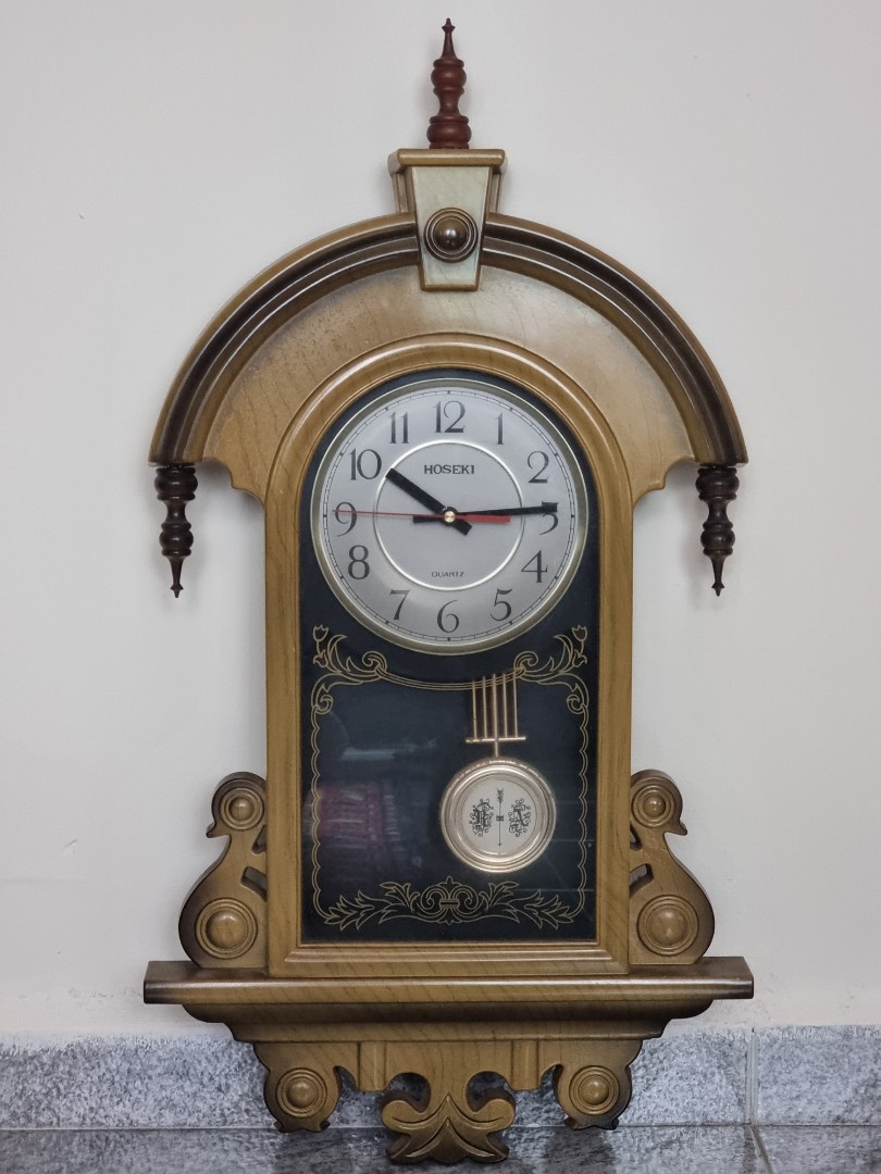 Vintage 1982 Swinging Clock, Furniture & Home Living, Home Decor ...