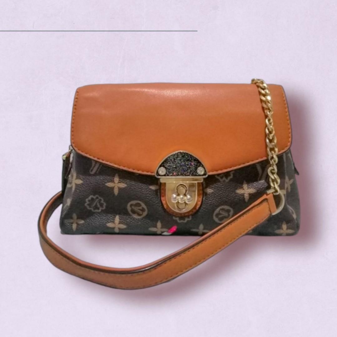 Yearcon Sling Bag, Women's Fashion, Bags & Wallets, Cross-body Bags on ...