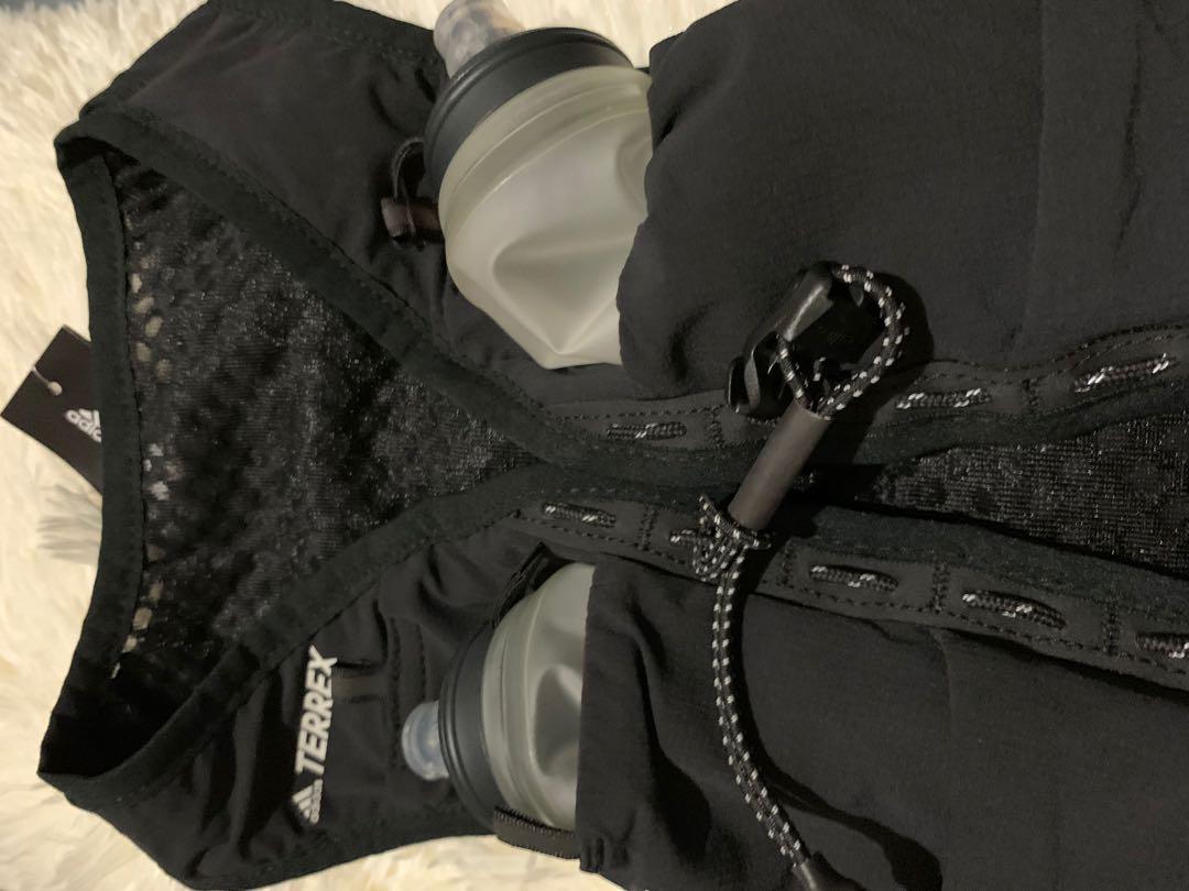 Adidas Agravic Hydration Vest in Small, Sports Equipment, Other Sports ...
