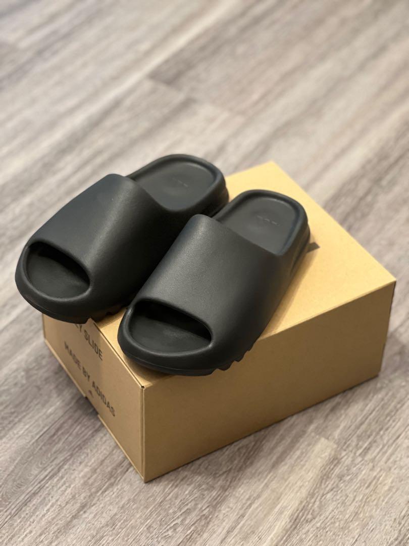 Adidas YZY slides, 男裝, 鞋, 拖鞋 - Carousell