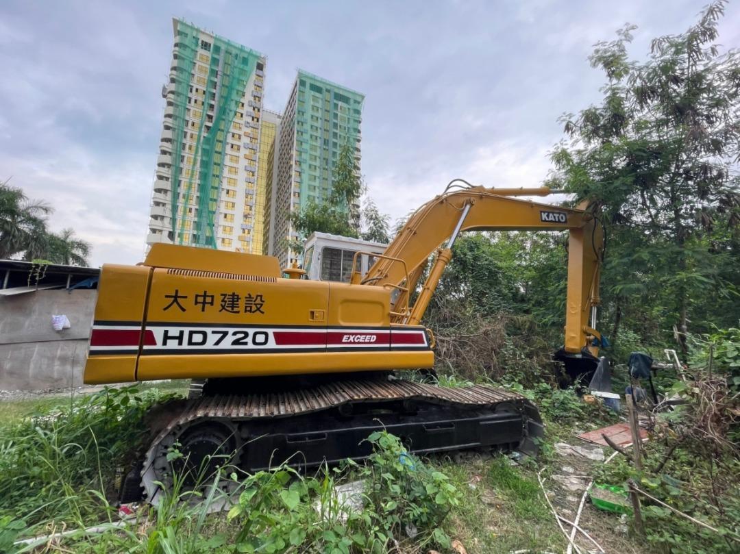 BACKHOE KATO JAPAN BRAND, Commercial & Industrial, Construction Tools ...