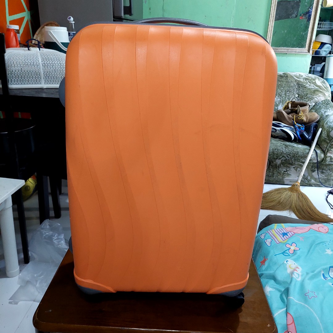 BRITISH KNIGHT LUGGAGE TROLLY BAG. 16 inches WIDE 26 inches lenght ...