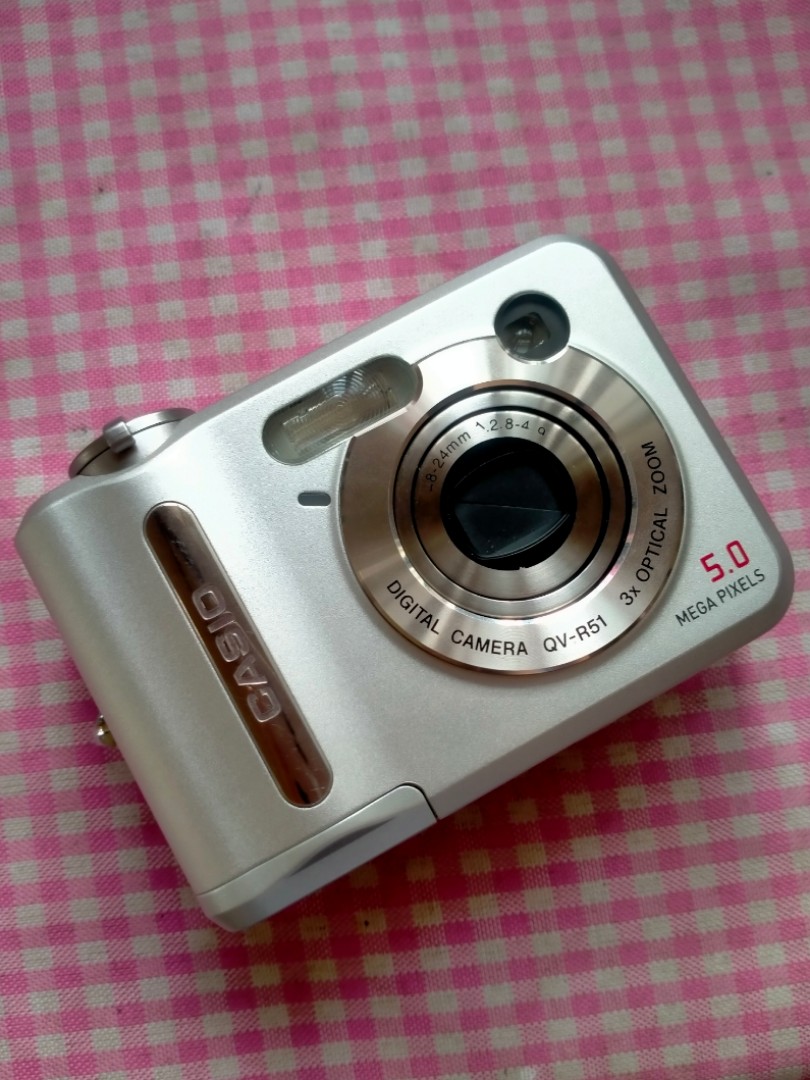 Casio qv-r51 digital camera, Photography, Cameras on Carousell