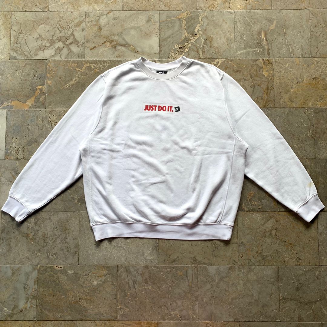 CREWNECK NIKE LOGO BLOCK, Fesyen Pria, Pakaian , Atasan di Carousell