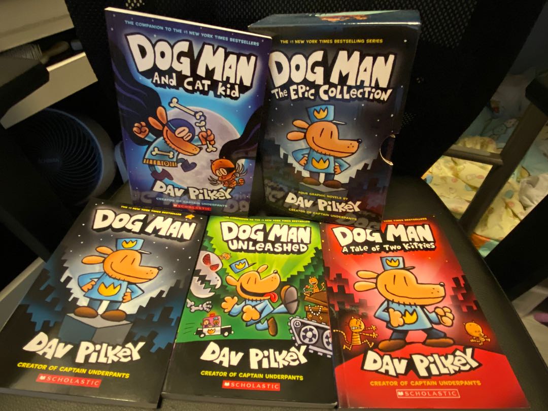 Dog man set, 興趣及遊戲, 書本 & 文具, 小朋友書 - Carousell