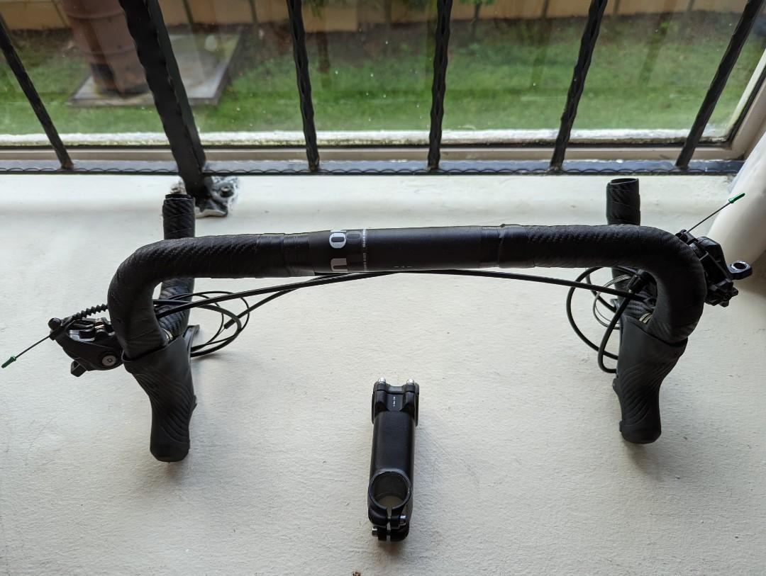 Drop handlebar, disc brakes, lever shifter and stem, Sports Equipment ...